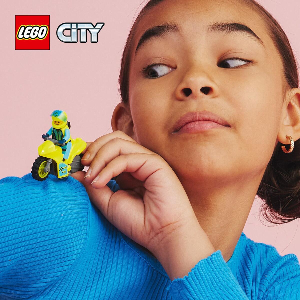 Lego Cyber Stunt Bike | Makro