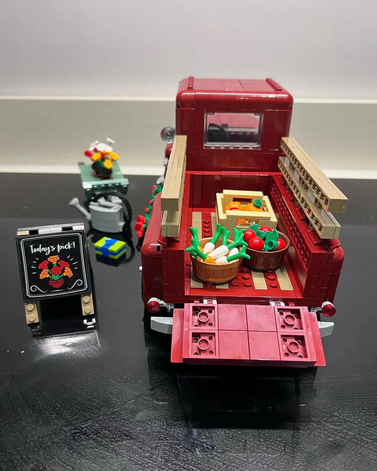 Buy LEGO® Pickup Truck 10290 Set Online | Official LEGO® AE