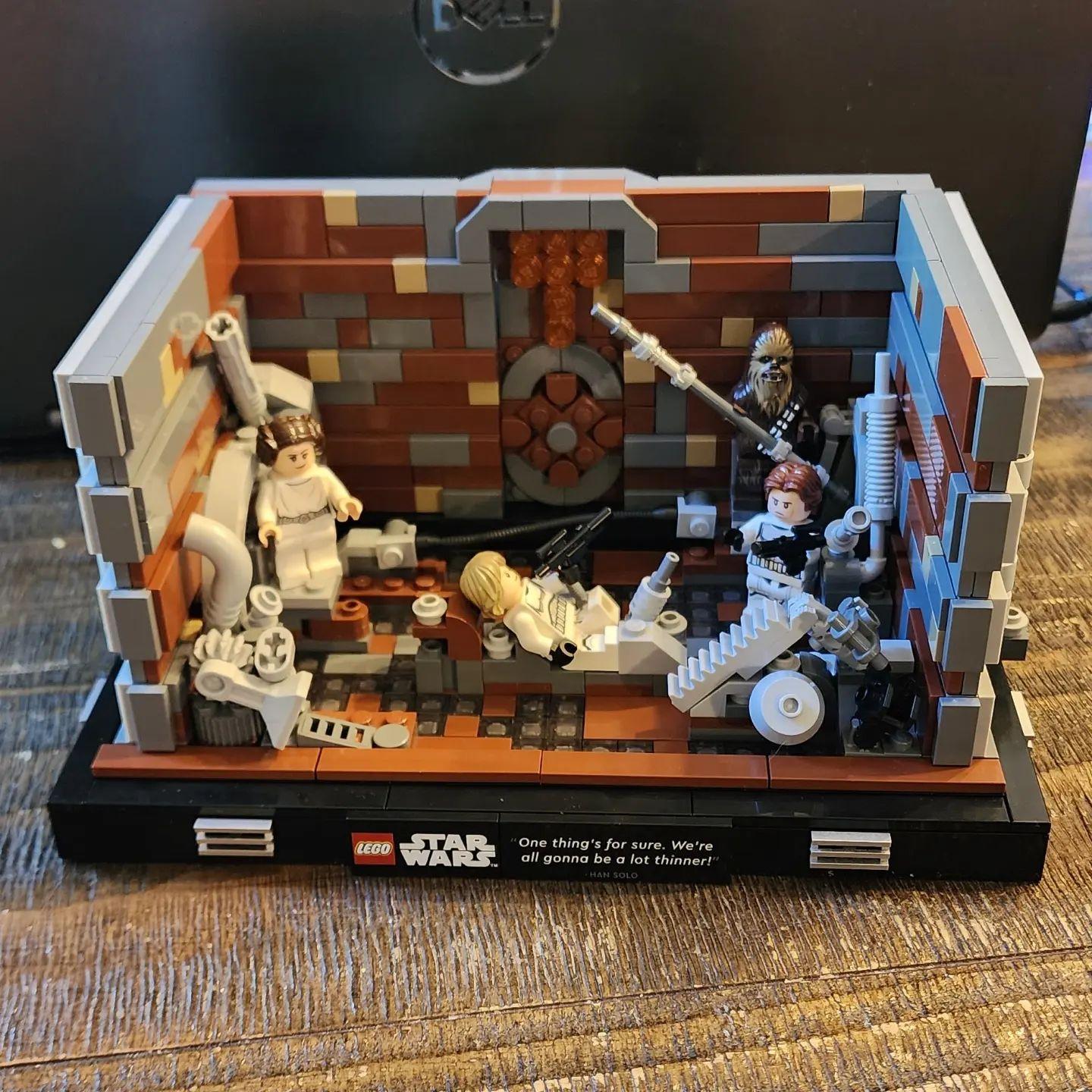 Buy LEGO® Death Star™ Trash Compactor Diorama 75339 | LEGO Bahrain ...