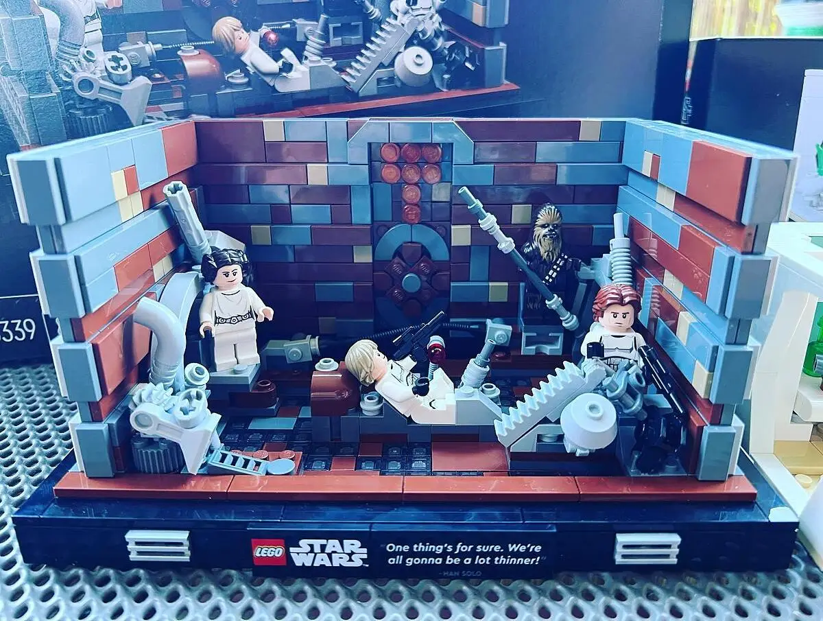 Buy LEGO® Death Star™ Trash Compactor Diorama 75339 | LEGO Bahrain ...