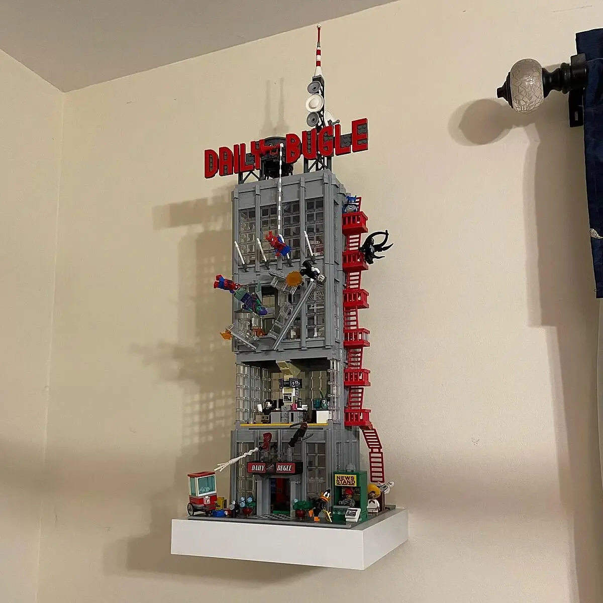 Buy LEGO® Marvel Daily Bugle 76178 Set for Adults | Official LEGO® AE