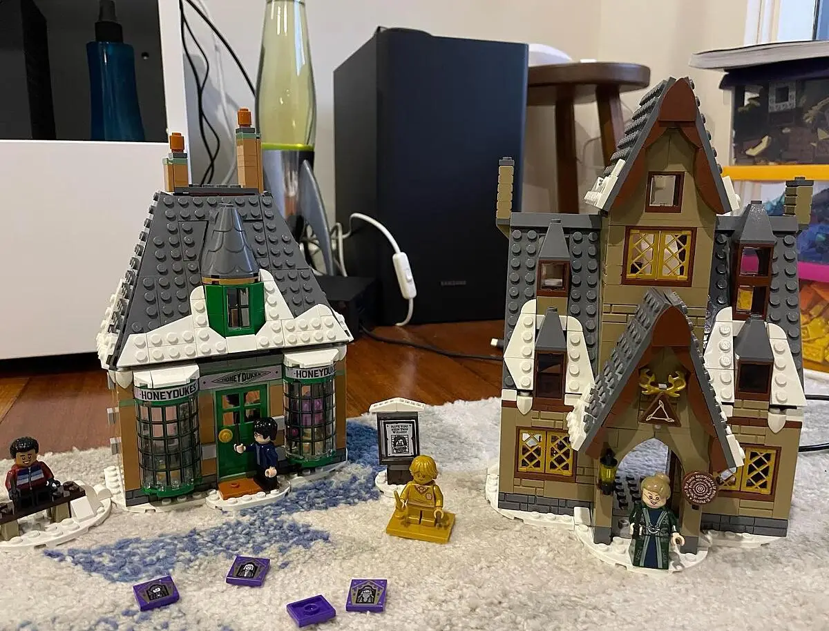 Buy LEGO® Harry Potter™ Hogsmeade™ Village Visit 76388 | Official LEGO® KW