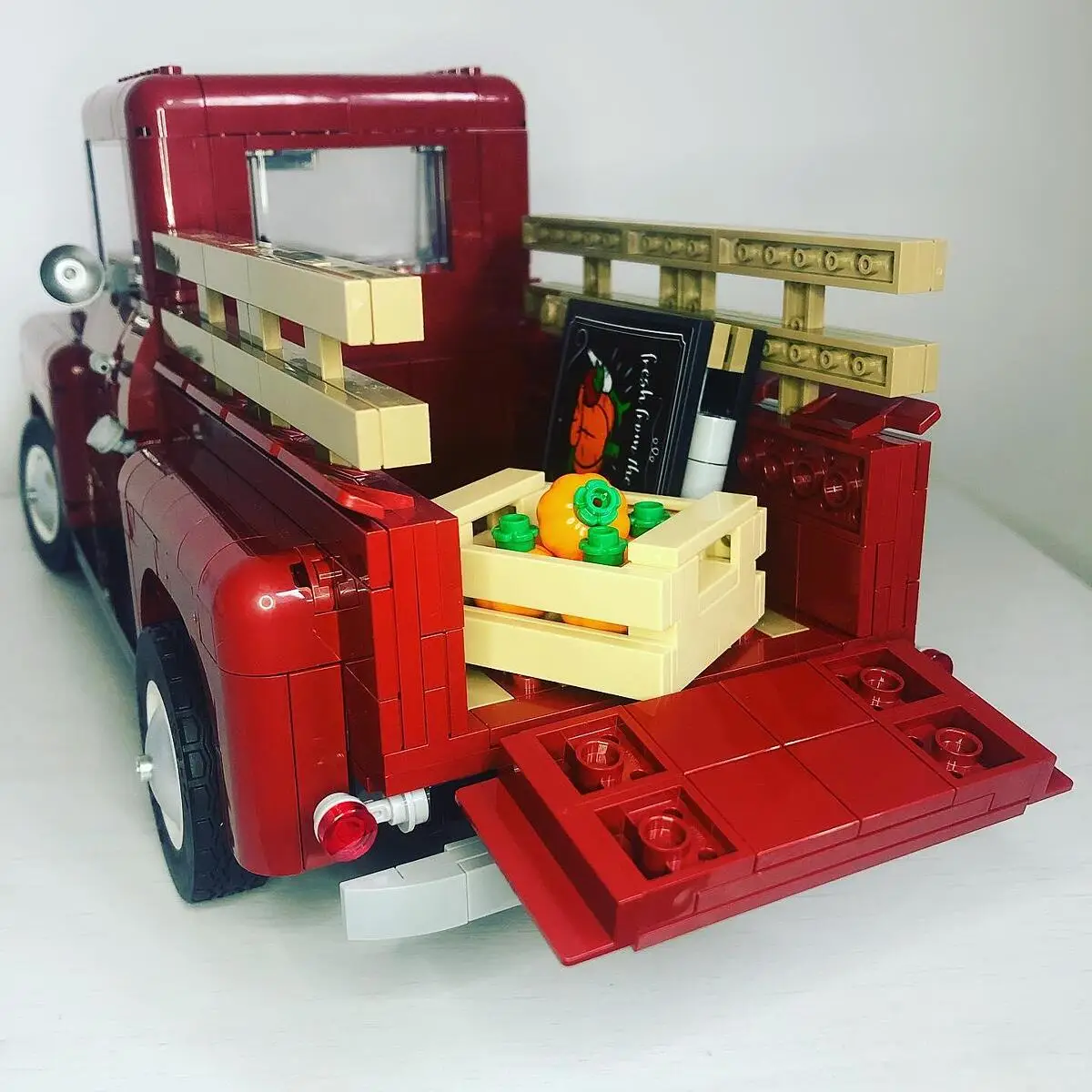 Buy LEGO® Pickup Truck 10290 Set Online | Official LEGO® AE