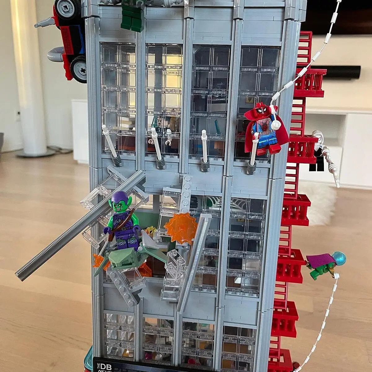 Buy LEGO® Marvel Daily Bugle 76178 Set for Adults | Official LEGO® AE