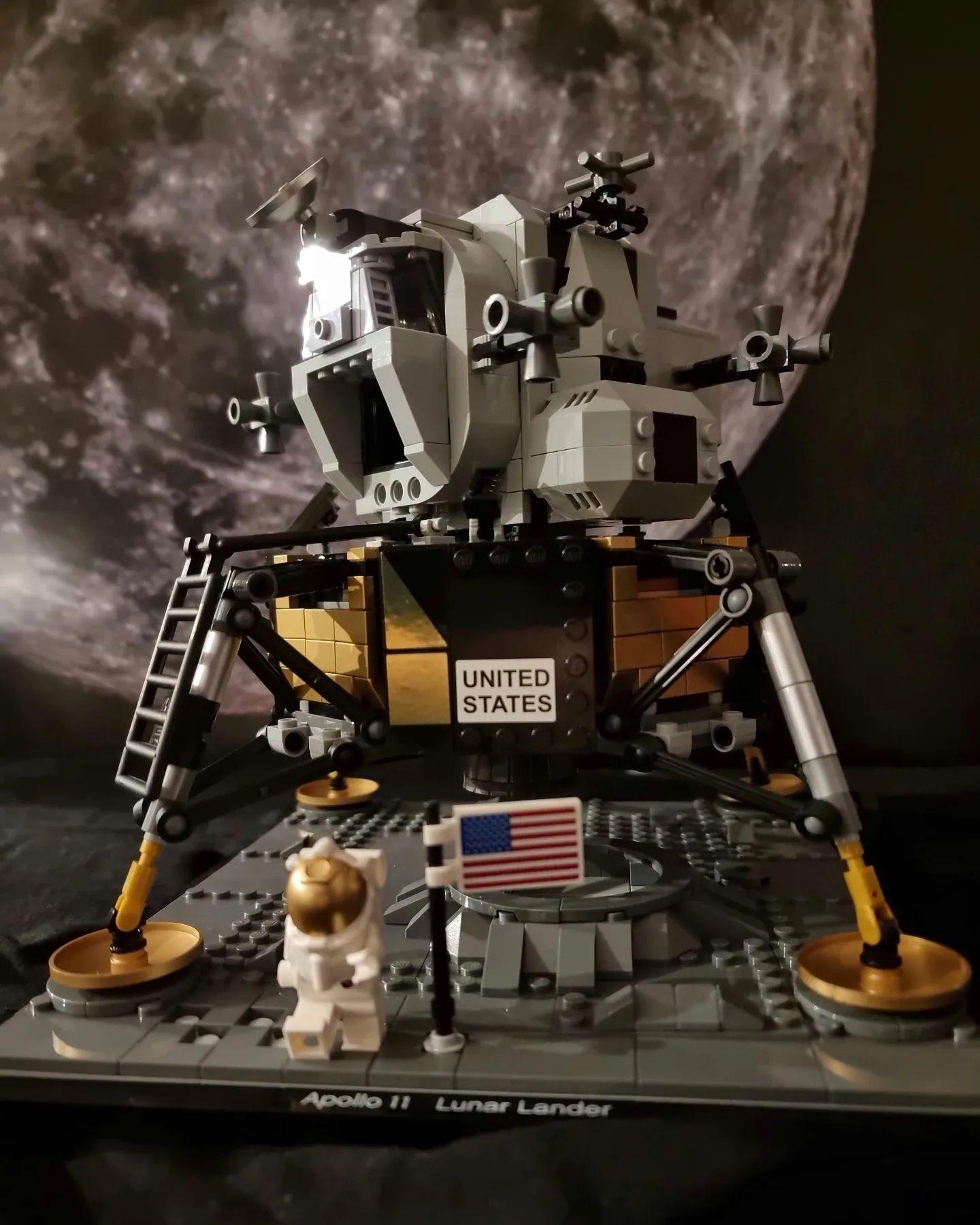 Buy LEGO® Apollo 11 NASA Lunar Lander 10266 | Official LEGO® QA