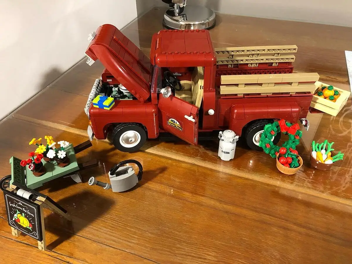 Buy LEGO® Pickup Truck 10290 Set Online | Official LEGO® AE