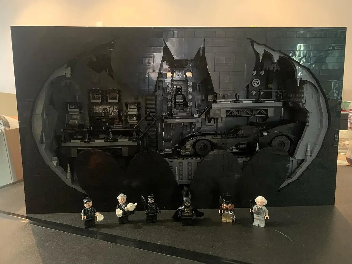 Buy LEGO® Batcave™ – Shadow Box 76252 | Official LEGO® KW