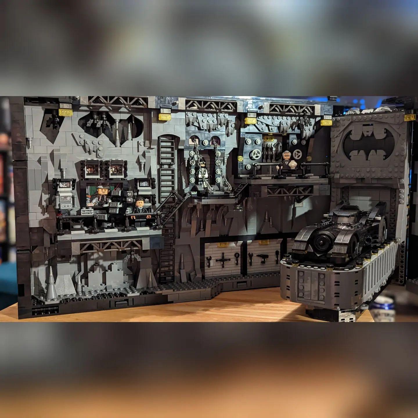 Buy LEGO® Batcave™ – Shadow Box 76252 | Official LEGO® KW