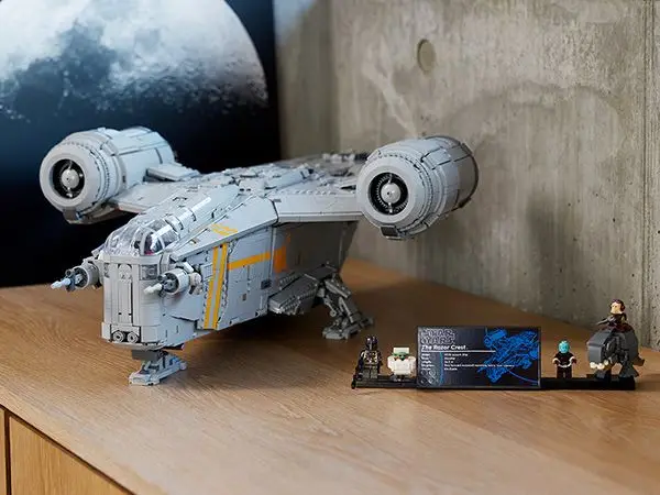 LEGO® The Razor Crest™ | Official LEGO® KW