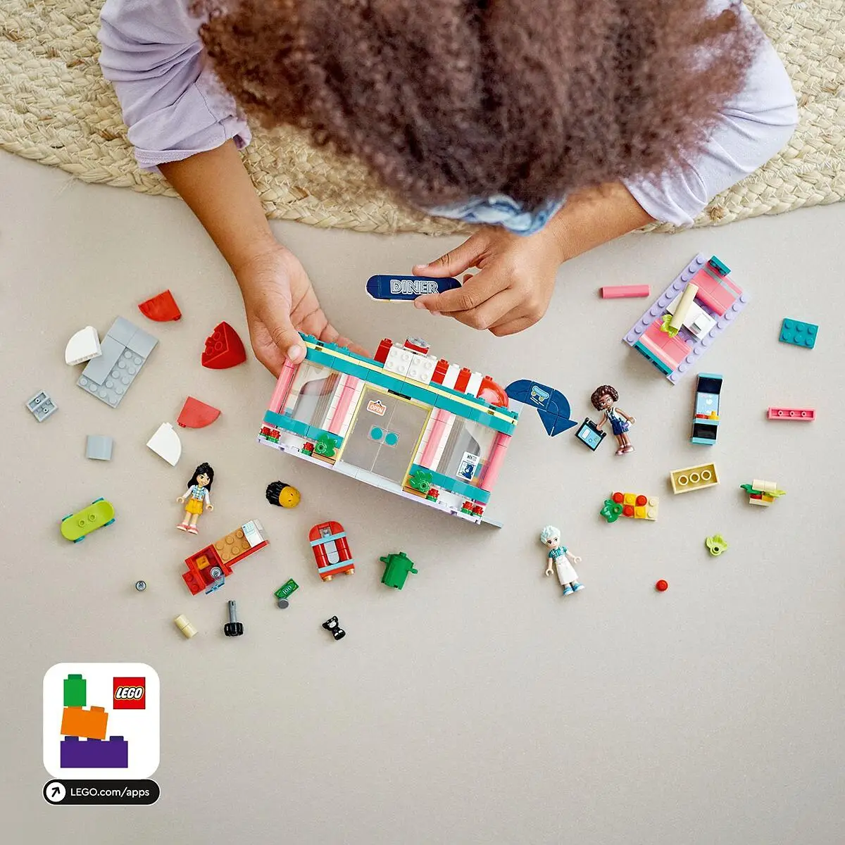 Buy LEGO® 41728 Heartlake Downtown Diner | Official LEGO® AE