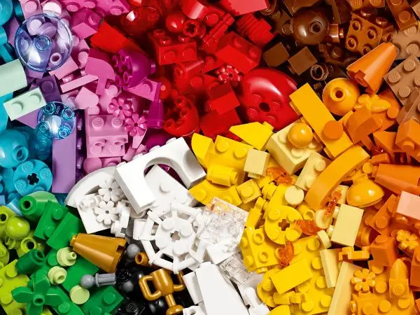 LEGO® Creative Party Box | Official LEGO® AE