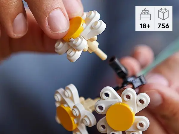 Buy LEGO® Flower Bouquet 10280 Set for Adults Online | Official LEGO® AE