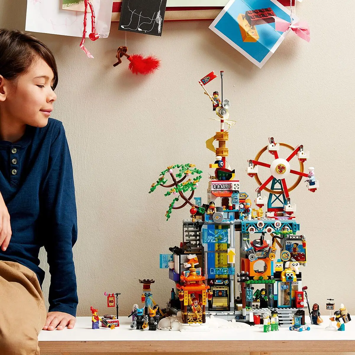 LEGO® Megapolis City 5th Anniversary | Official LEGO® AE