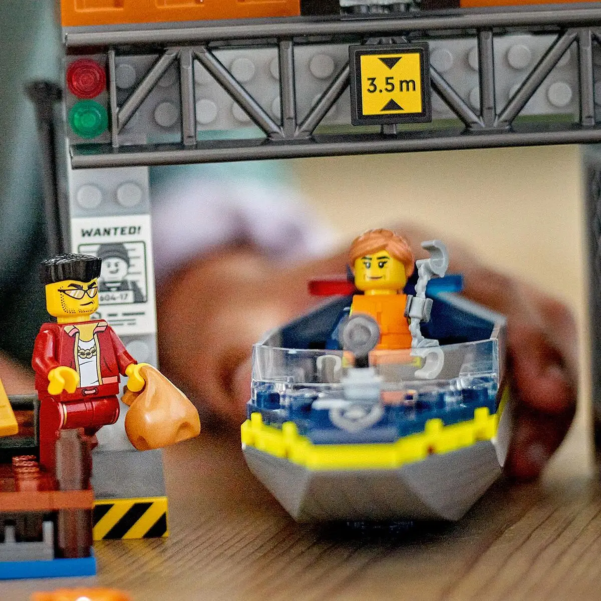 LEGO® Police Speedboat and Crooks' Hideout | Official LEGO® AE