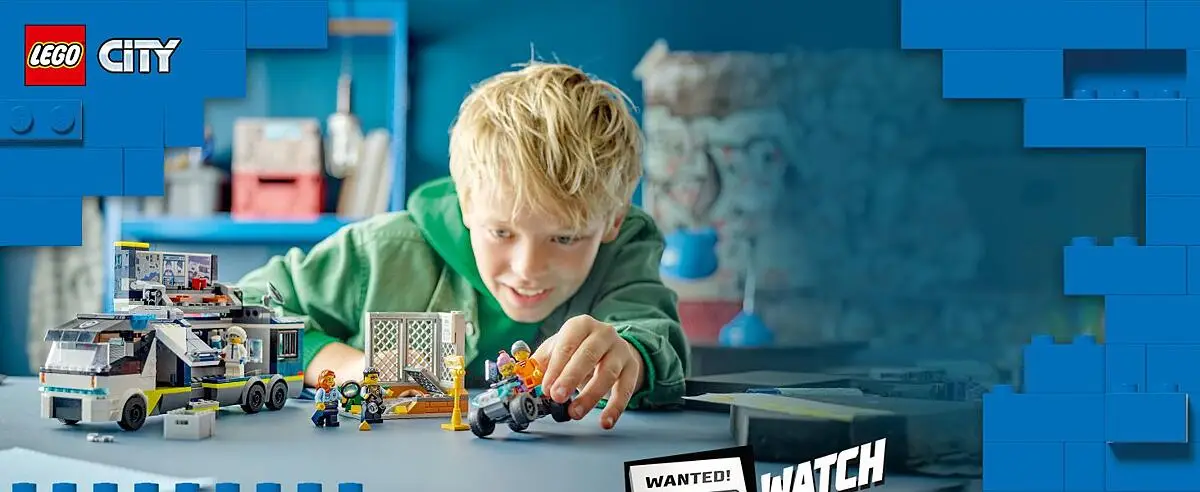 Buy LEGO® Police Mobile Crime Lab Truck 60418 | Official LEGO® QA