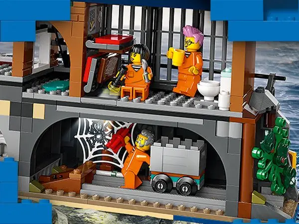 LEGO® Police Prison Island | Official LEGO® AE