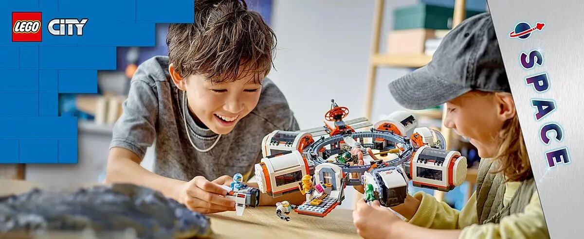LEGO® Modular Space Station | Official LEGO® KW
