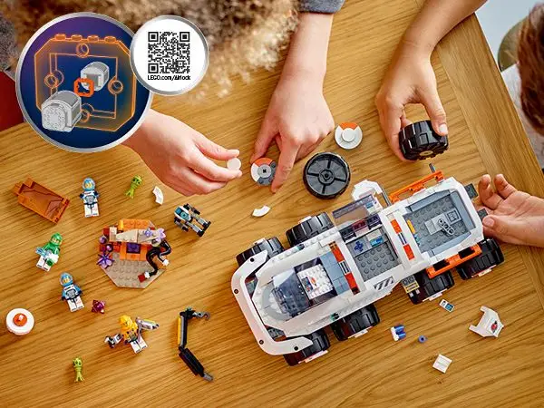 LEGO® Command Rover and Crane Loader | Official LEGO® AE