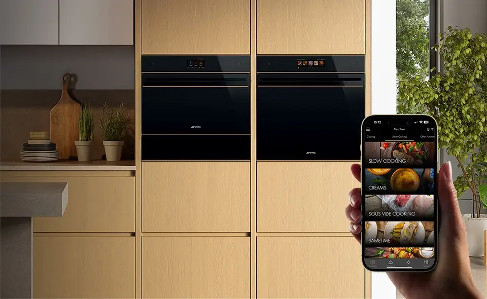 Smeg 60cm Dolce Stil Novo Omnichef Oven with SmegConnect - Copper Trim